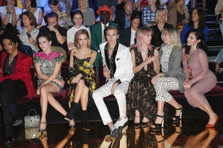 Insygnia królewskie w rękach pokolenia Y, jak millenialsi zawładnęli ...